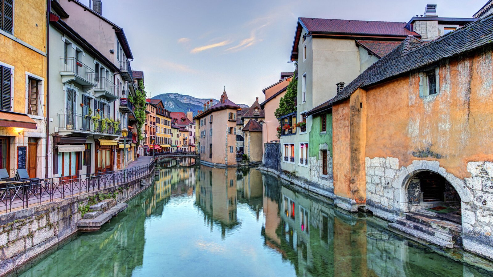 Annecy, la piccola Venezia della Alpi: cosa vedere, come arrivare